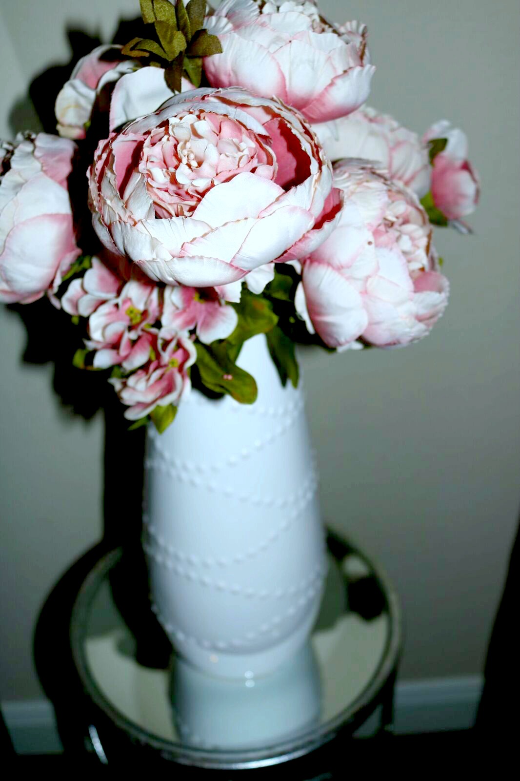 Decorating with Floral Arrangements - Real and Faux – Melissa Roberts ...