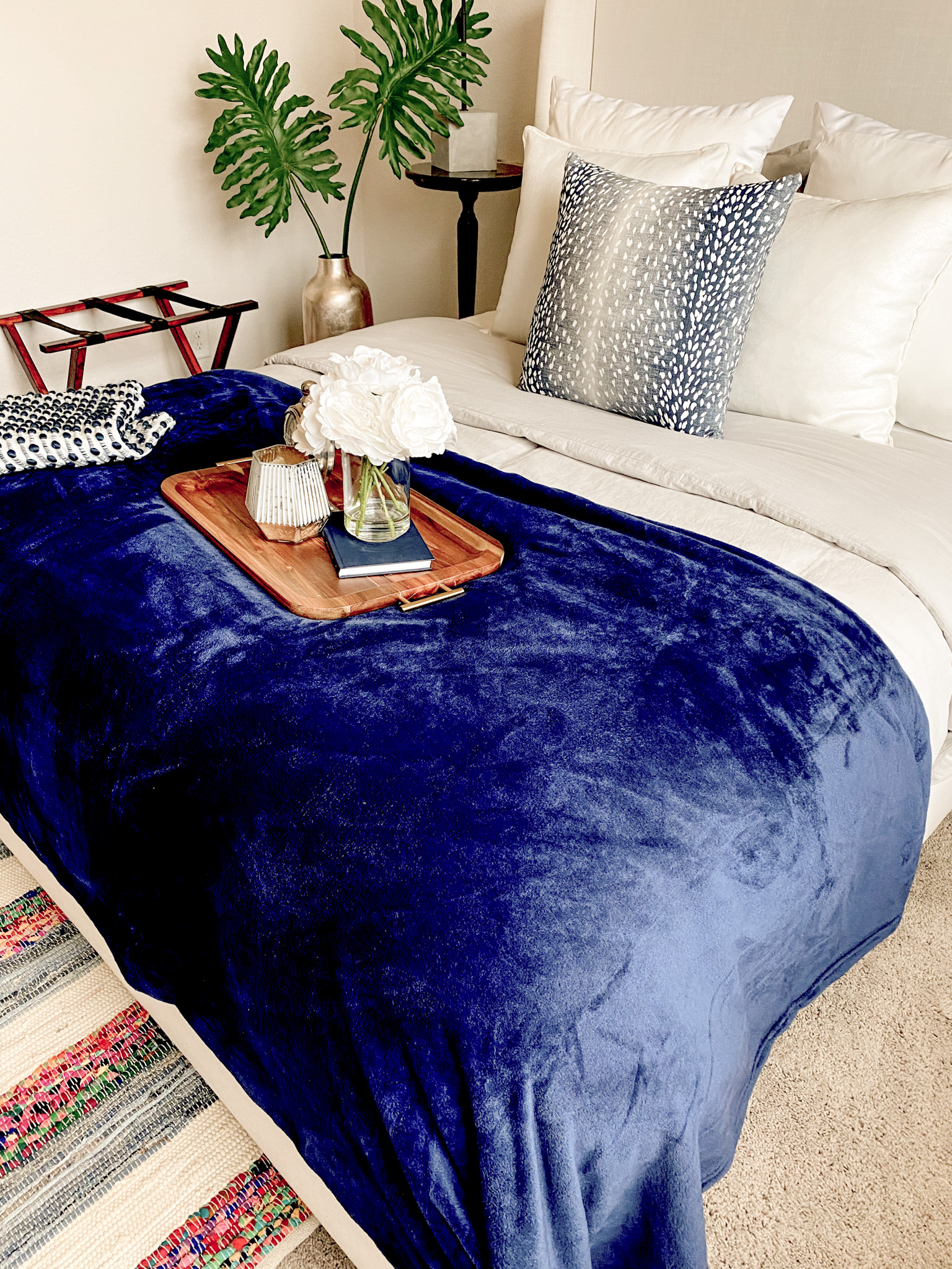 How to Style Your Bed Like a Pro – Melissa Roberts Interiors